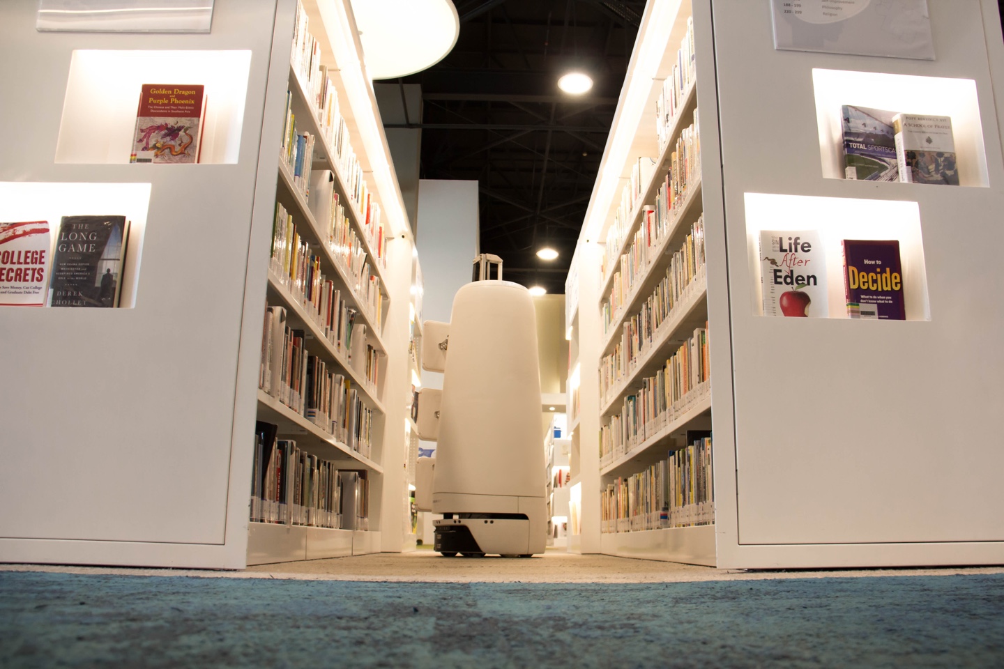 Robot Librarian - Aurora | Senserbot